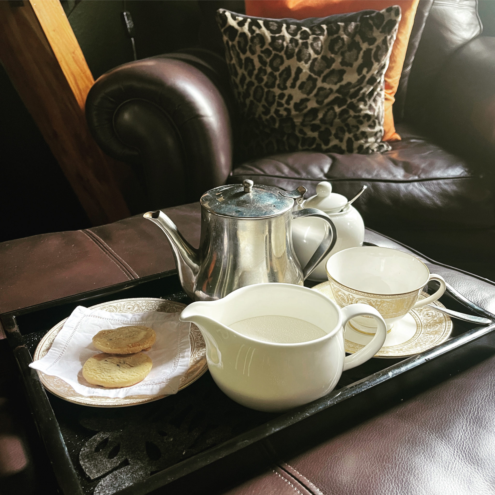 East London Maid Training - Miss Kim Rub East London Maid Training